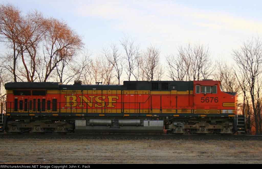 BNSF 5676